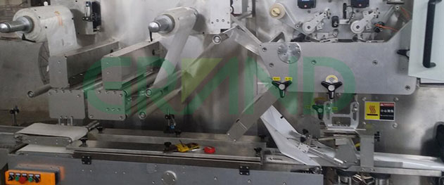 Mesin lipat dan pengemasan tisu basah otomatis penuh - Beli produk di ...